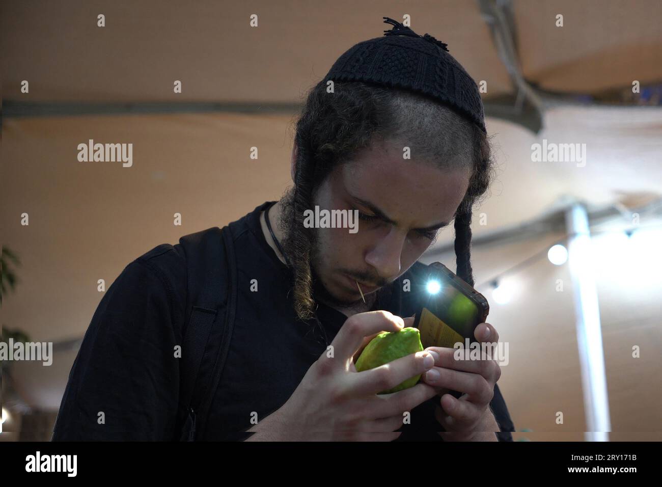 Jewish pilgrimage festivals hi-res stock photography and images - Alamy