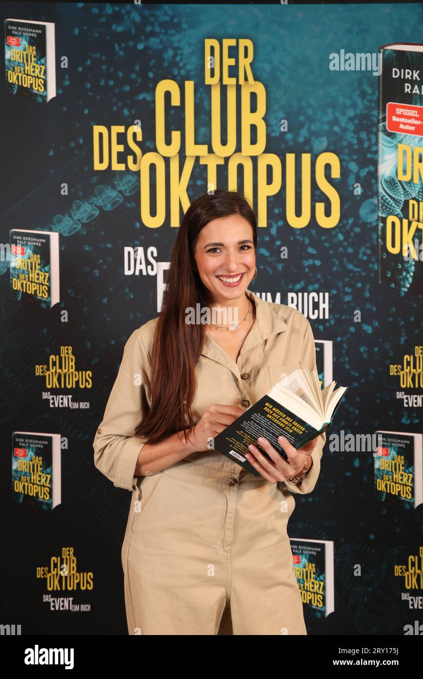 Sally Ozcan Buch