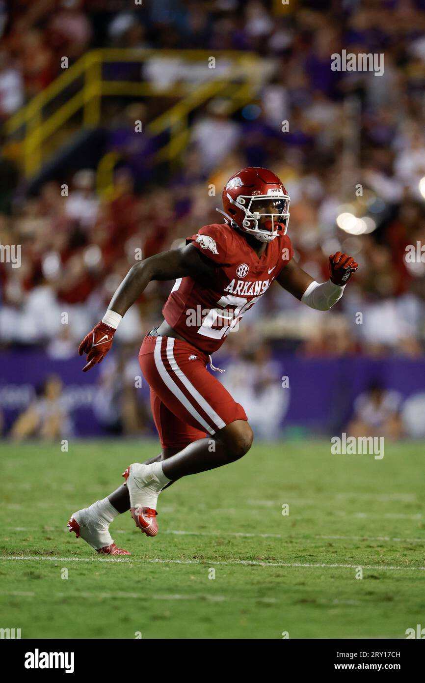 Arkansas linebacker Jaheim Thomas (28) looks to defend during an NCAA ...