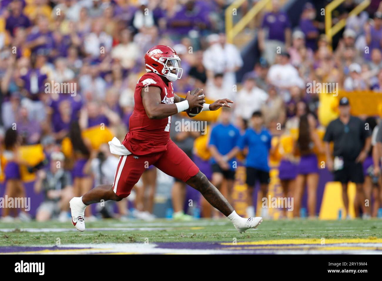 Arkansas quarterback KJ Jefferson (1) carries the ball on a run during ...