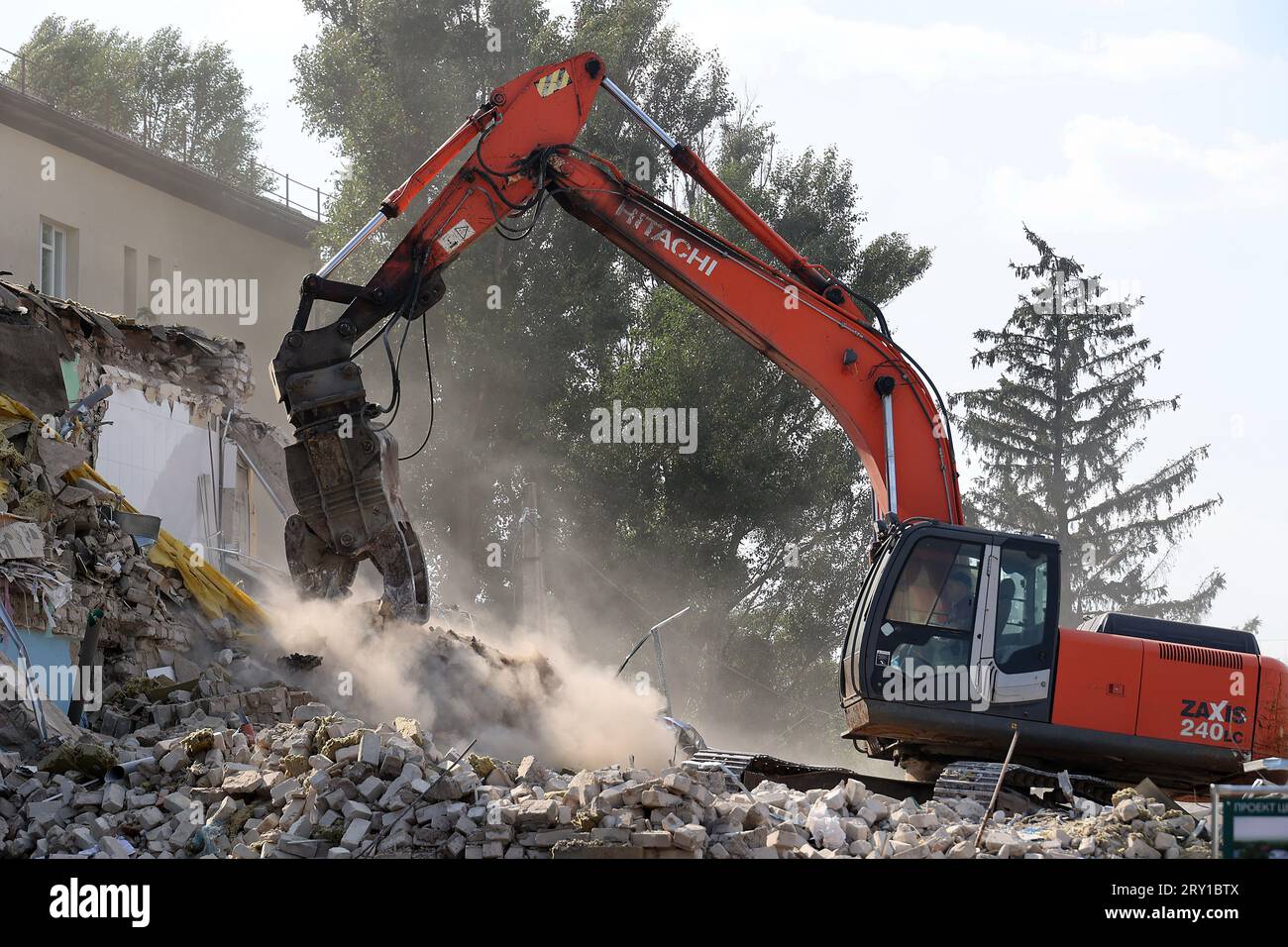 IZIUM, UKRAINE - SEPTEMBER 27, 2023 - A demolition vehicle removes the ...