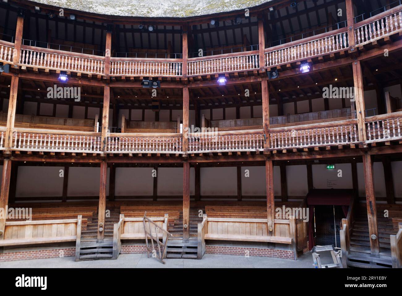 Shakespeares globe theatre seating plan hi-res stock photography and ...