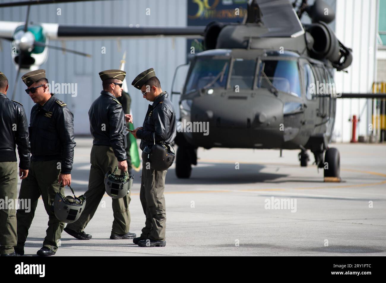 Police operations in colombia hi-res stock photography and images - Alamy