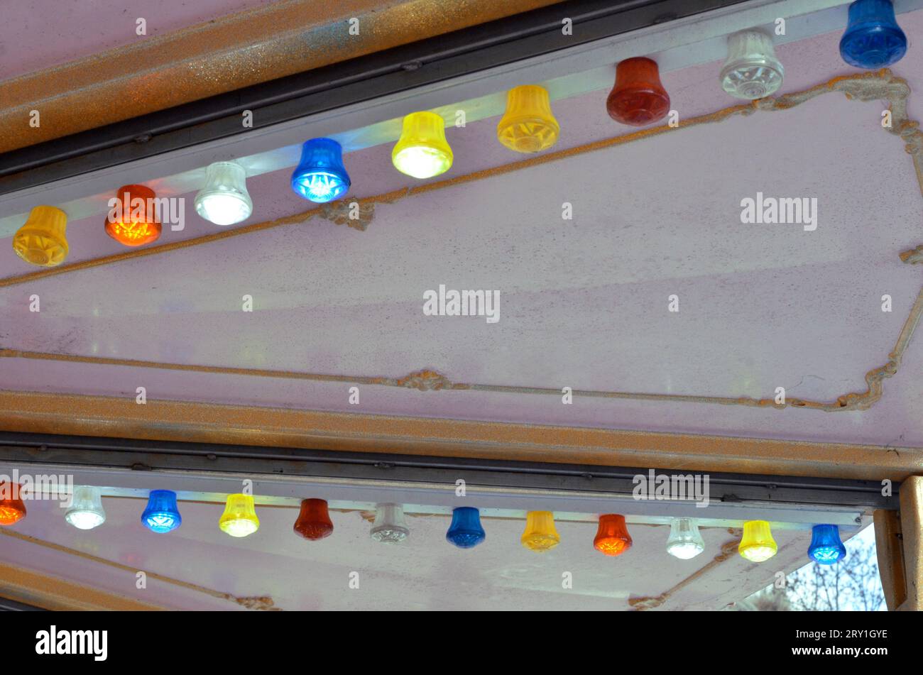 Row of ceiling lights hi-res stock photography and images - Alamy