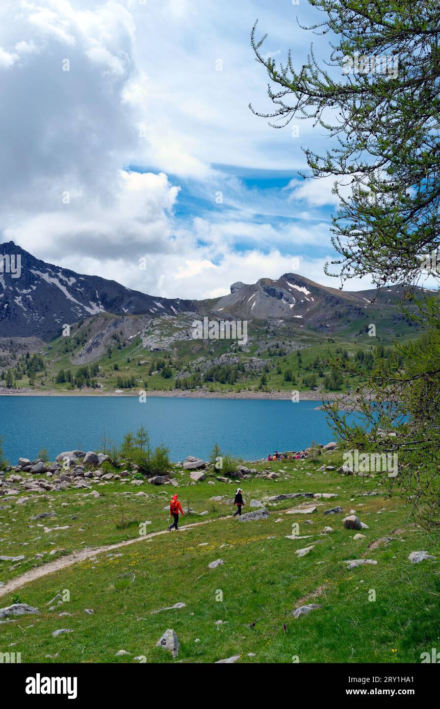Lac d'Allos, 2220 m, largest natural high-altitude lake in Europe ...