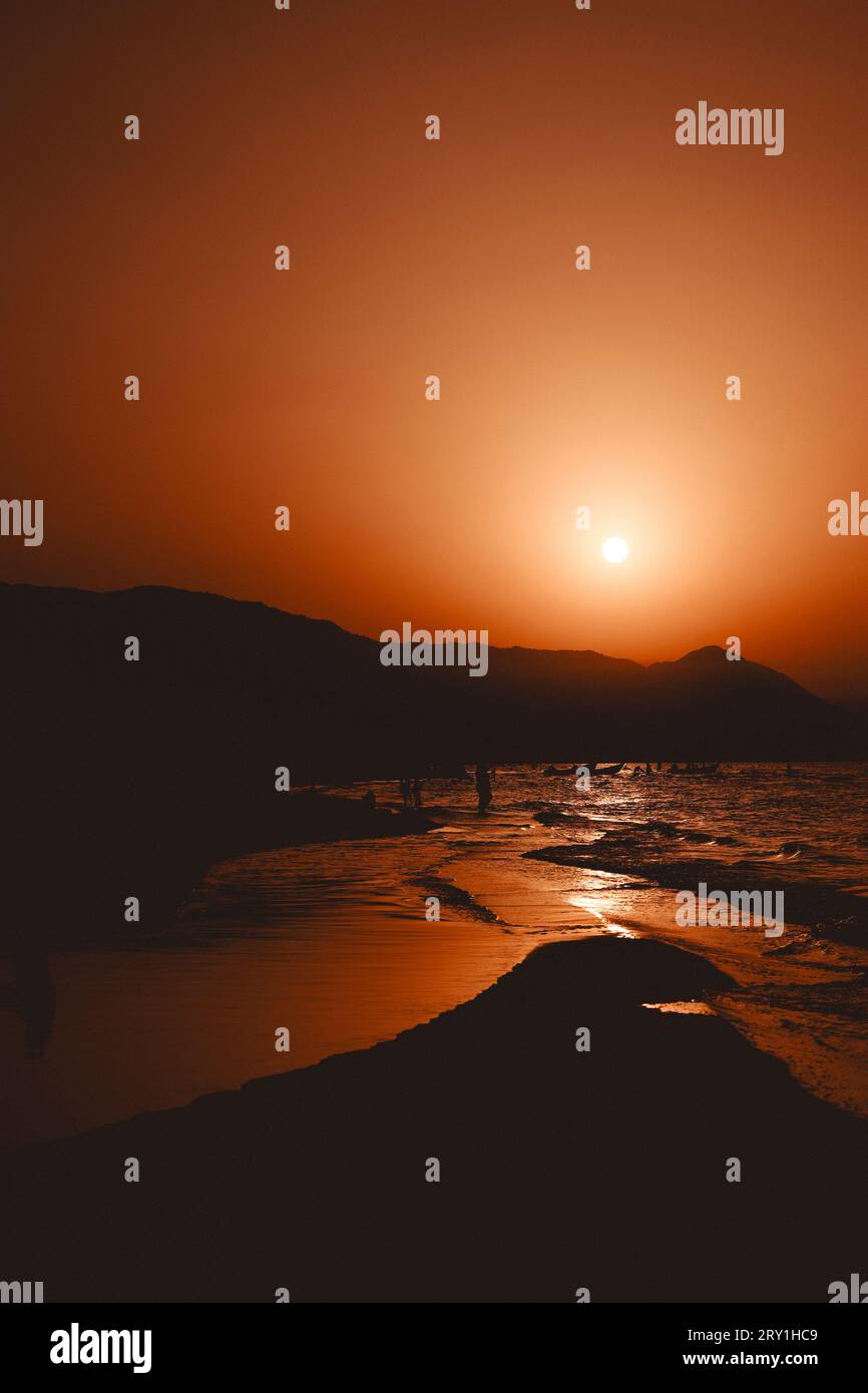 Horizon on beach hi-res stock photography and images - Alamy