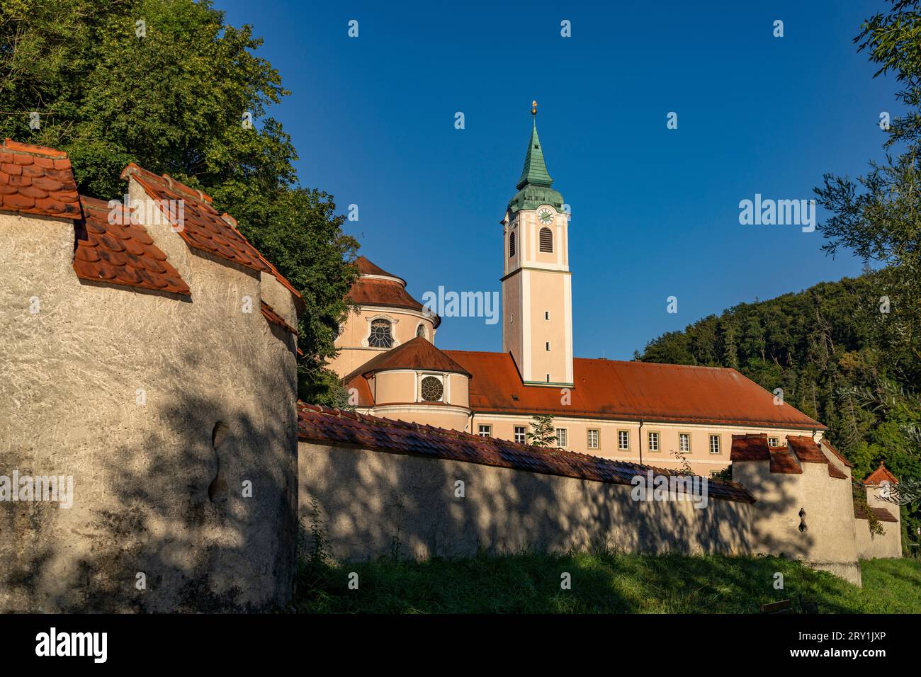 Benediktinerabtei Kloster Weltenburg bei Weltenburg, Bayern ...