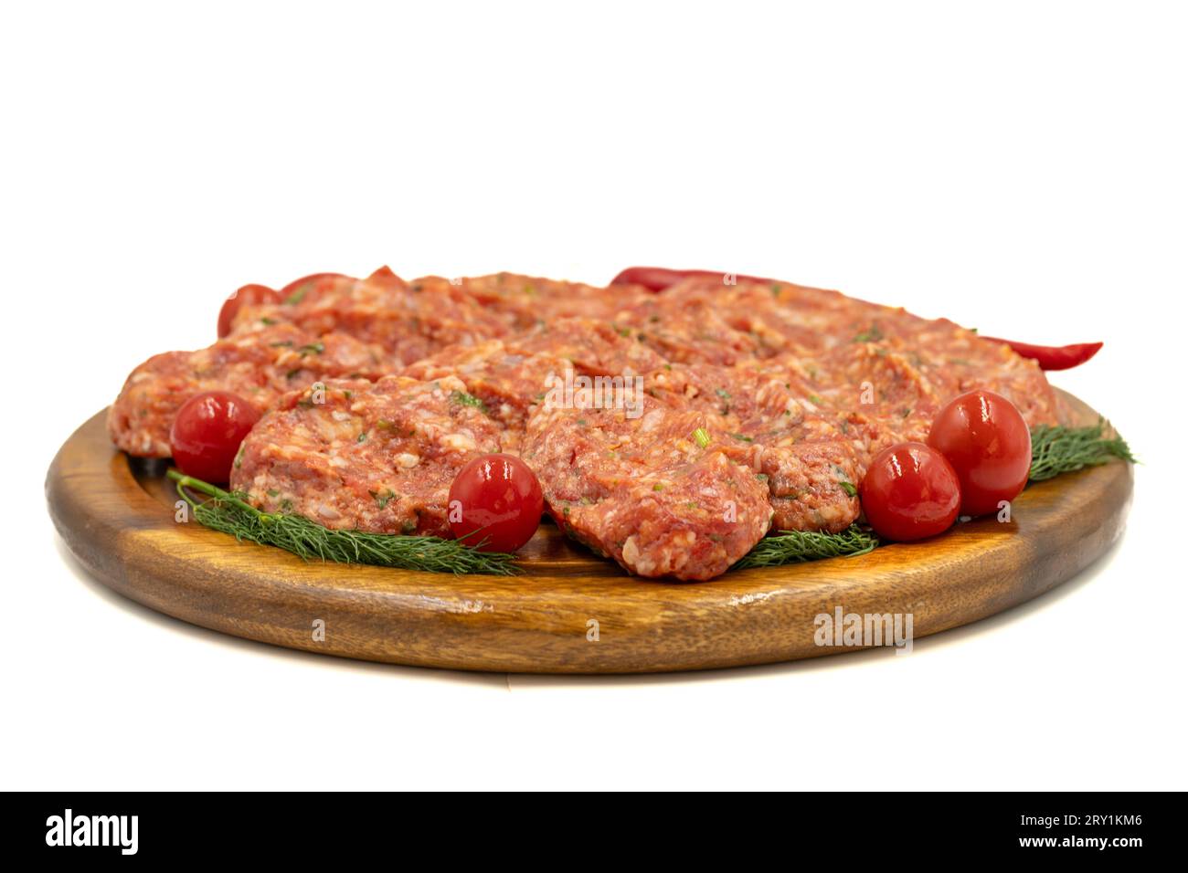 Meatballs isolated on white background. Raw beef meatballs with herbs ...