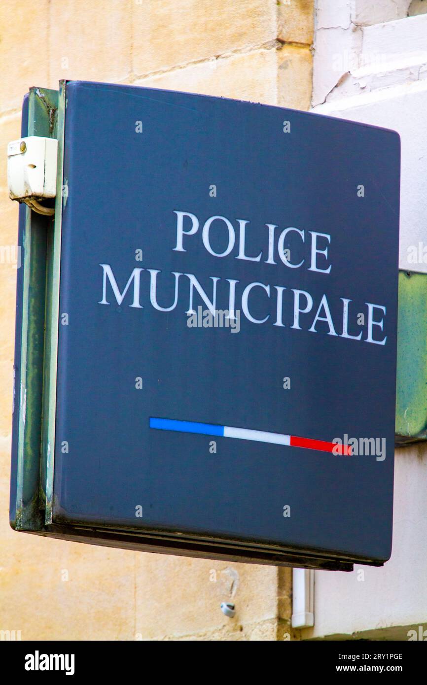 Police office building hi-res stock photography and images - Alamy