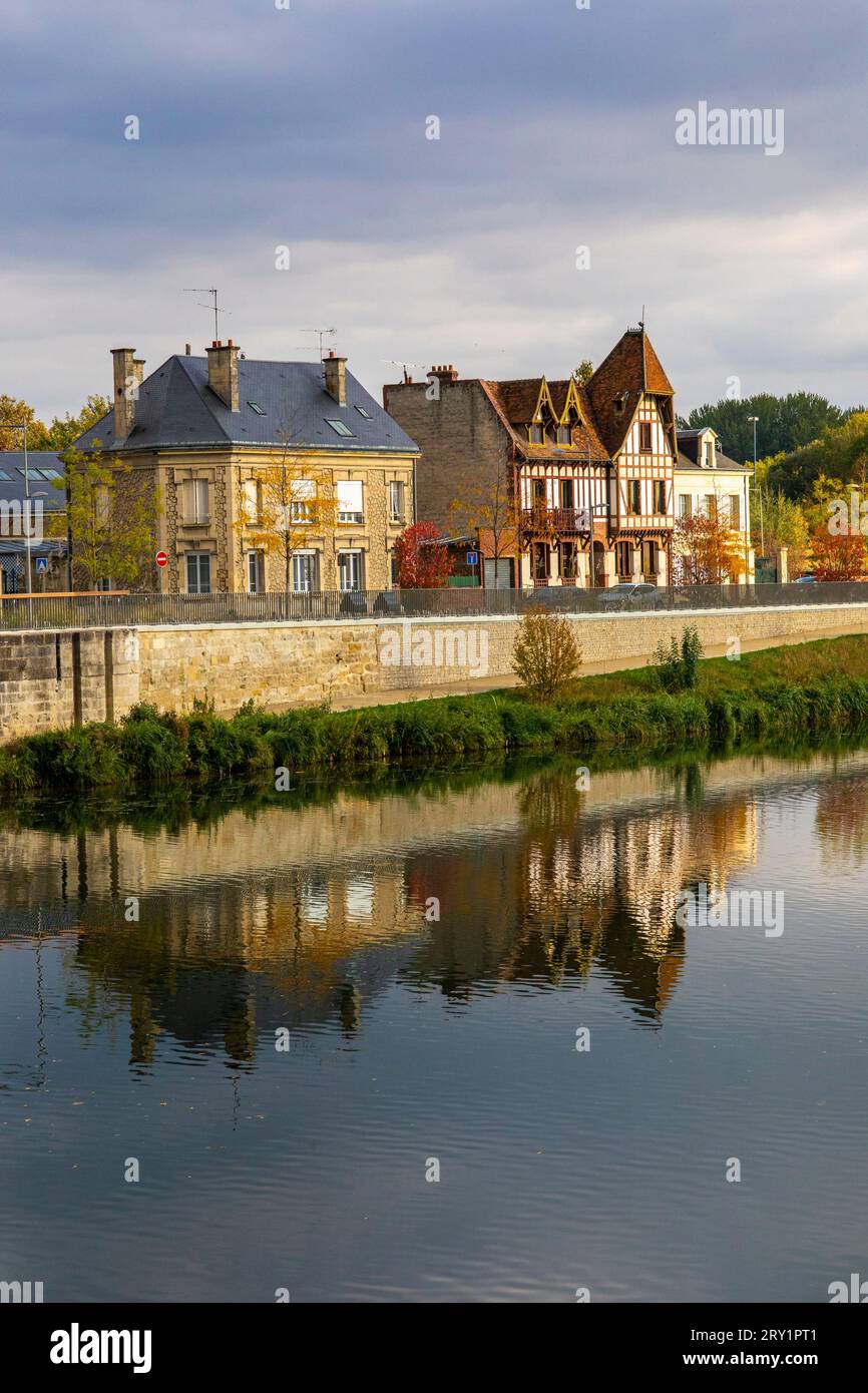 Europe, France, Grand-Est, Aisne, Soissons. Aisne river Stock Photo - Alamy