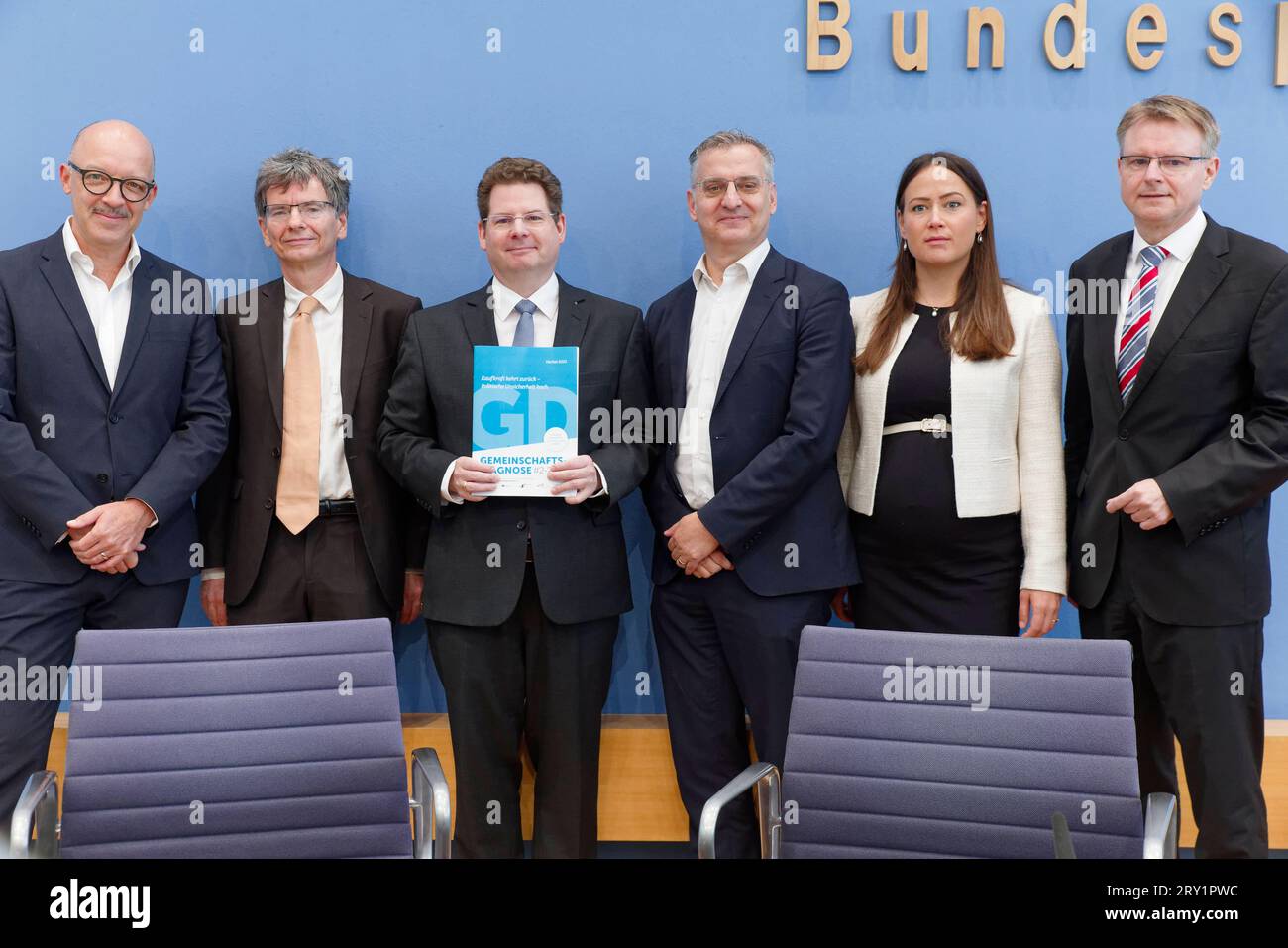 Timo schmidt hi-res stock photography and images - Alamy