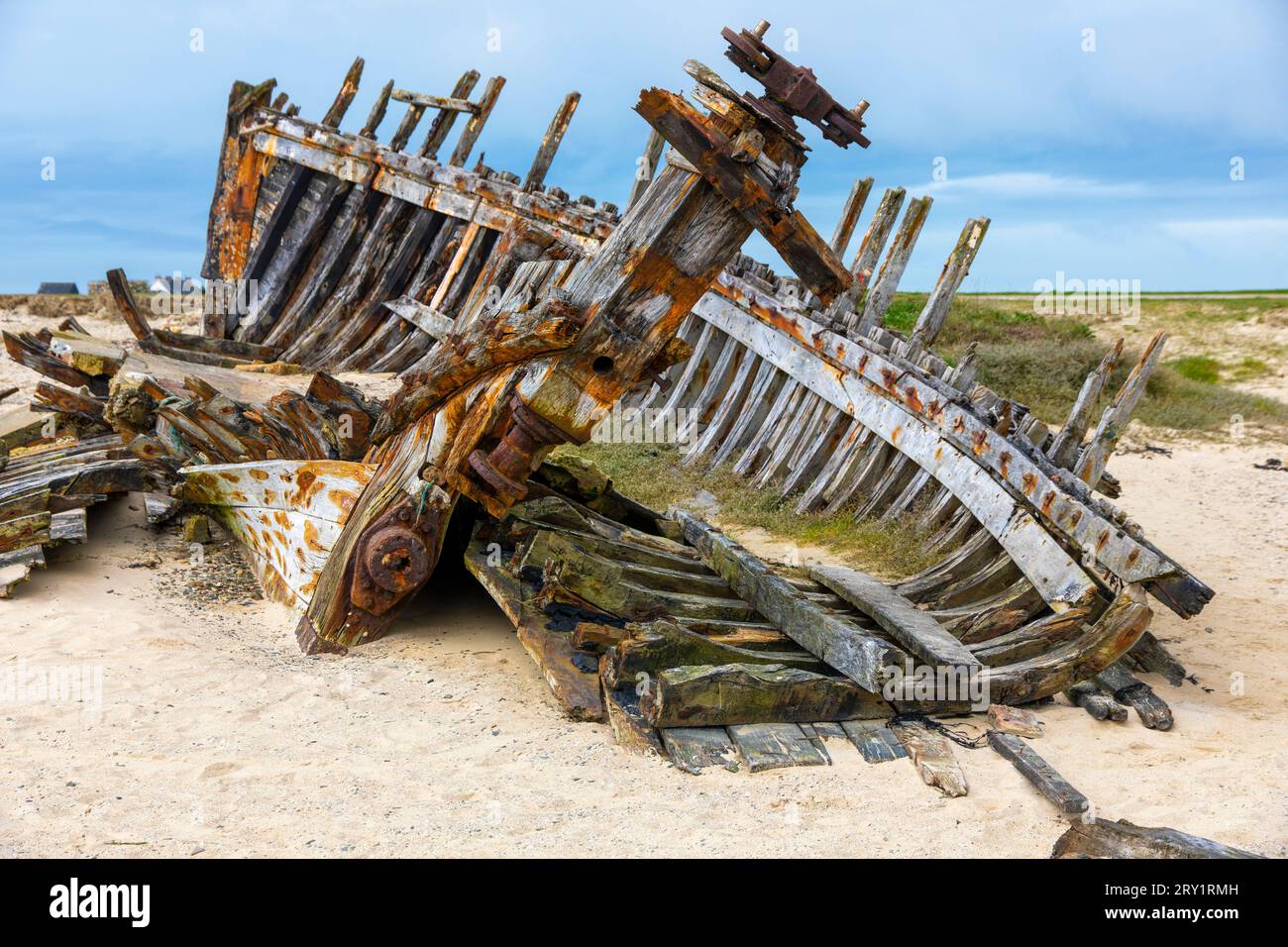 Old wood shipwreck on beach hi-res stock photography and images - Alamy