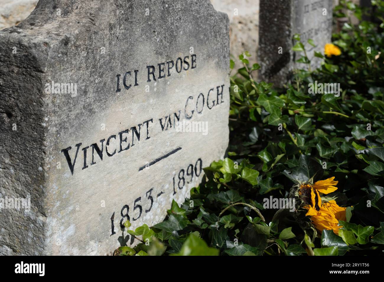 Gravestones of the famous Dutch painter Vincent van Gogh and his ...