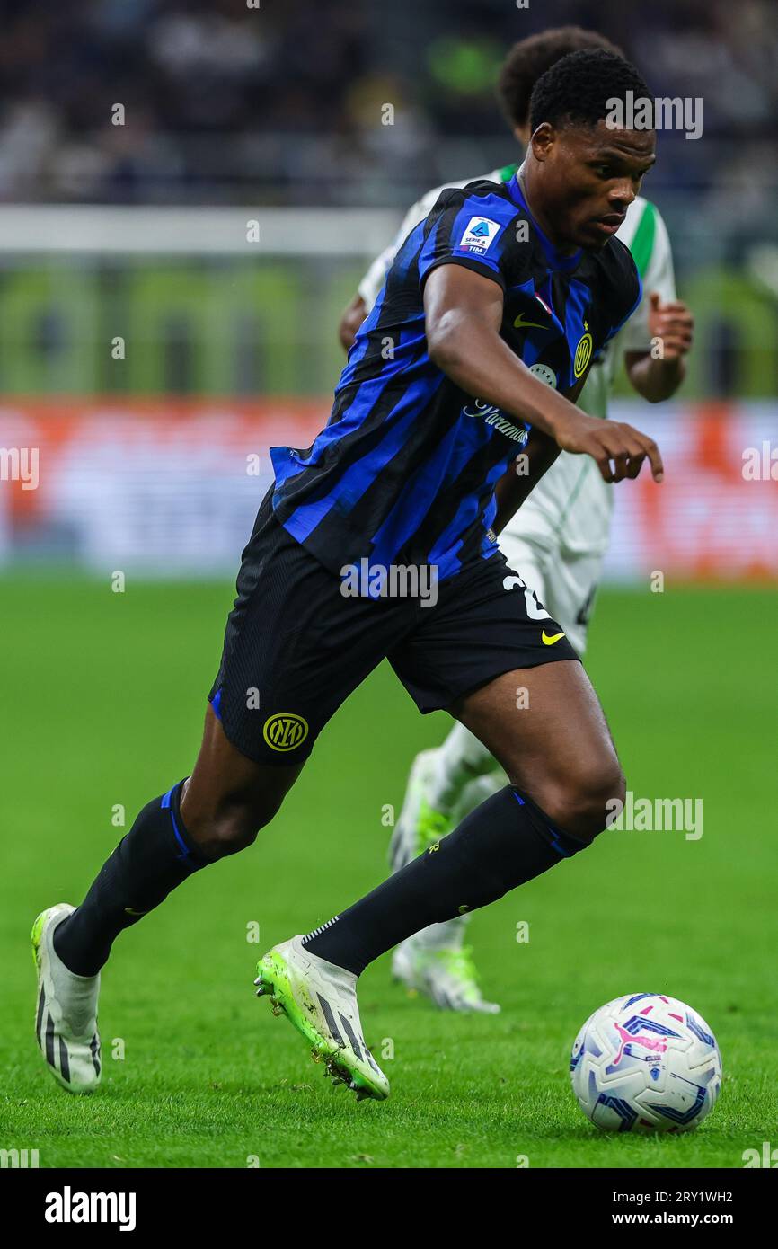 Denzel dumfries 2023 hi-res stock photography and images - Alamy