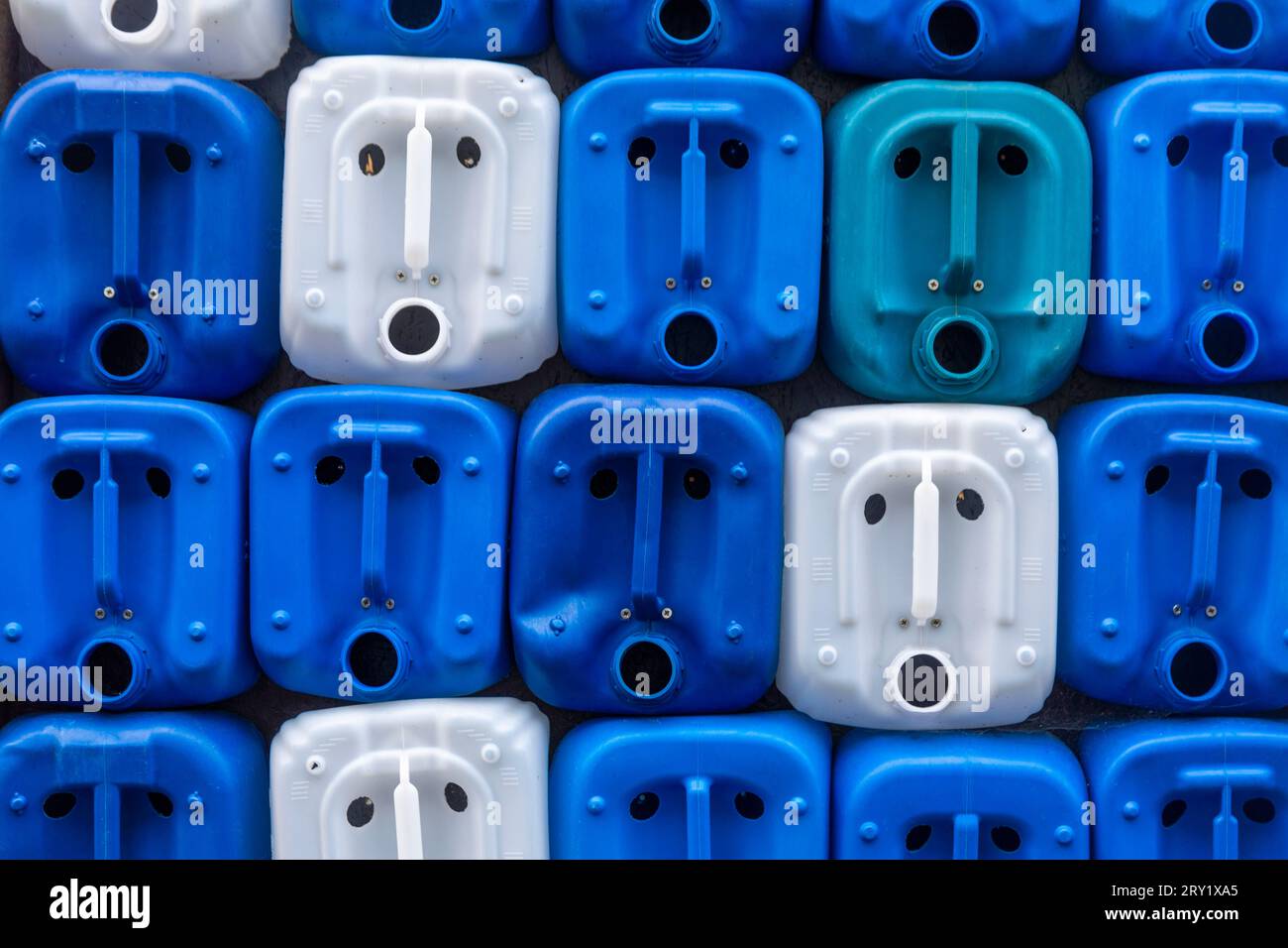 Object alignment hi-res stock photography and images - Alamy