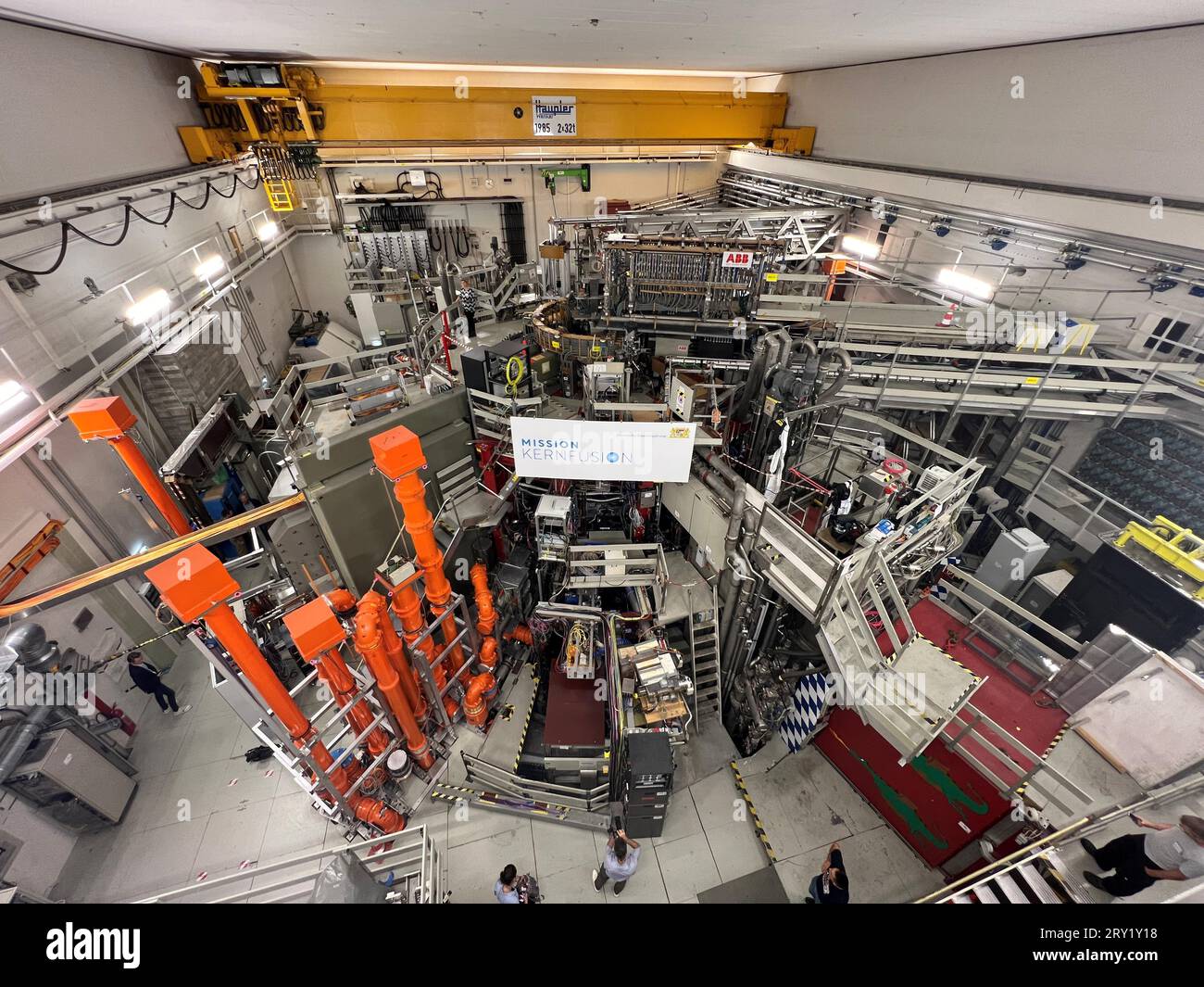 28 September 2023, Bavaria, Garching: The ASDEX Upgrade research ...