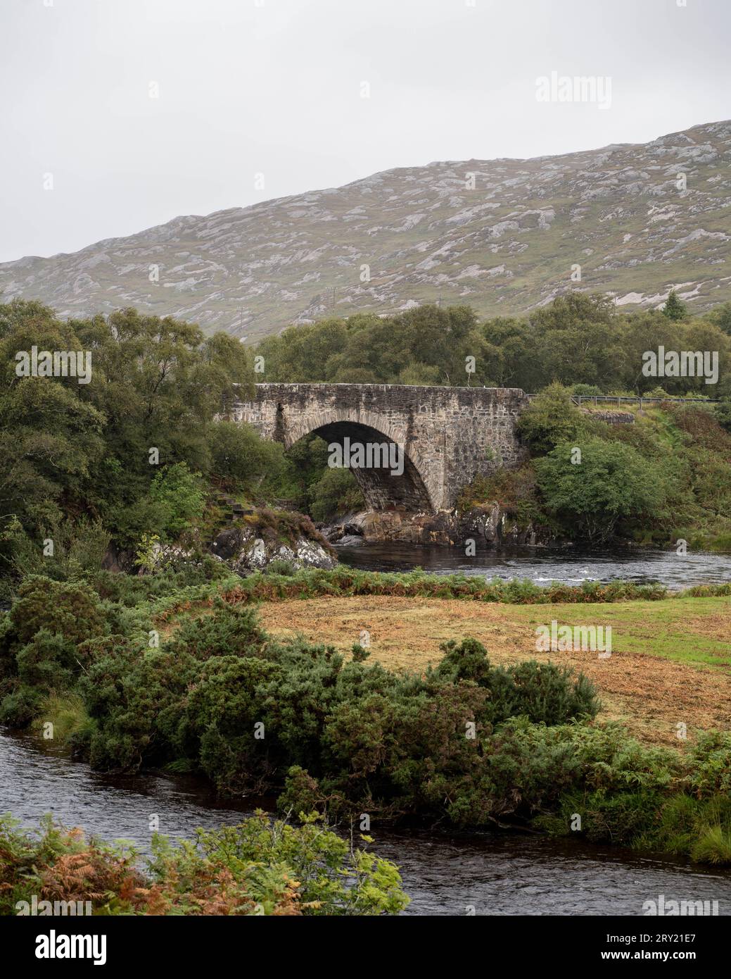 Old stone bridge in scotland hi-res stock photography and images - Alamy