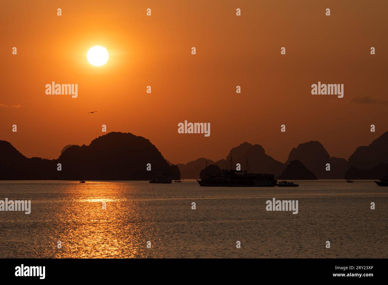 Vietnam ha long bay sunset hi-res stock photography and images - Alamy