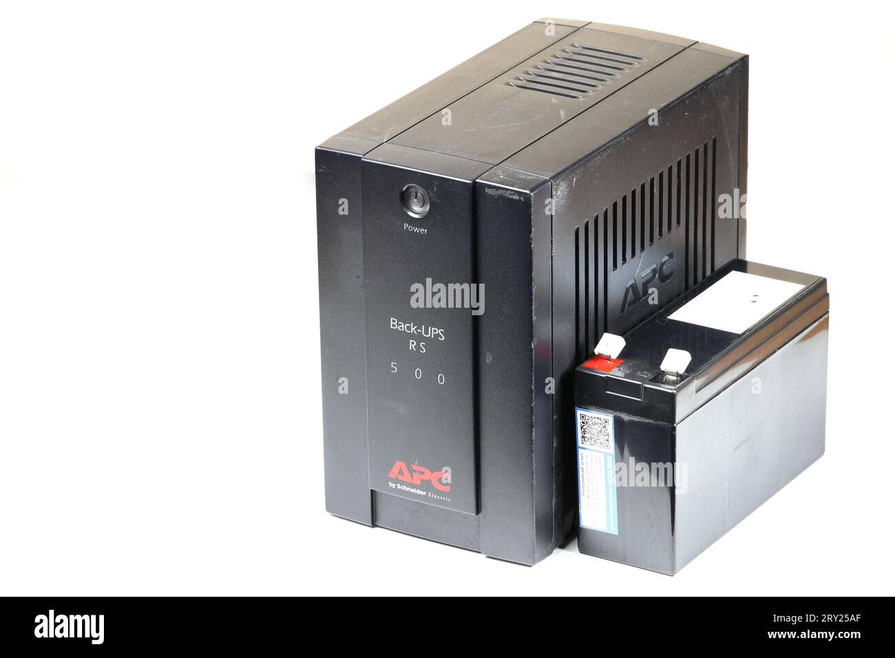 The APC UPS and a Replacement battery for UPS Stock Photo - Alamy