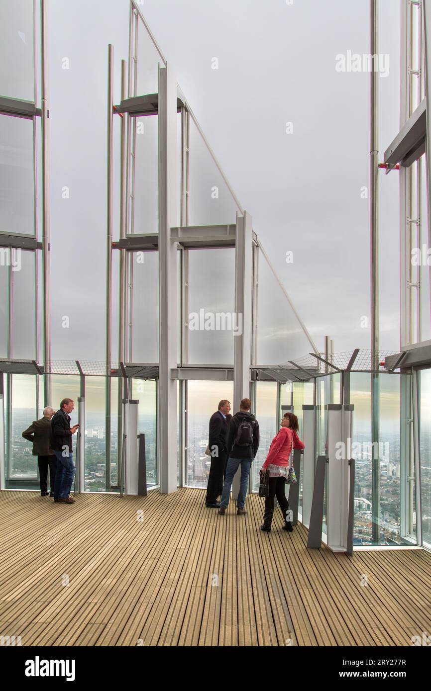 People enjoying the View from the observation deck at The Shard in ...