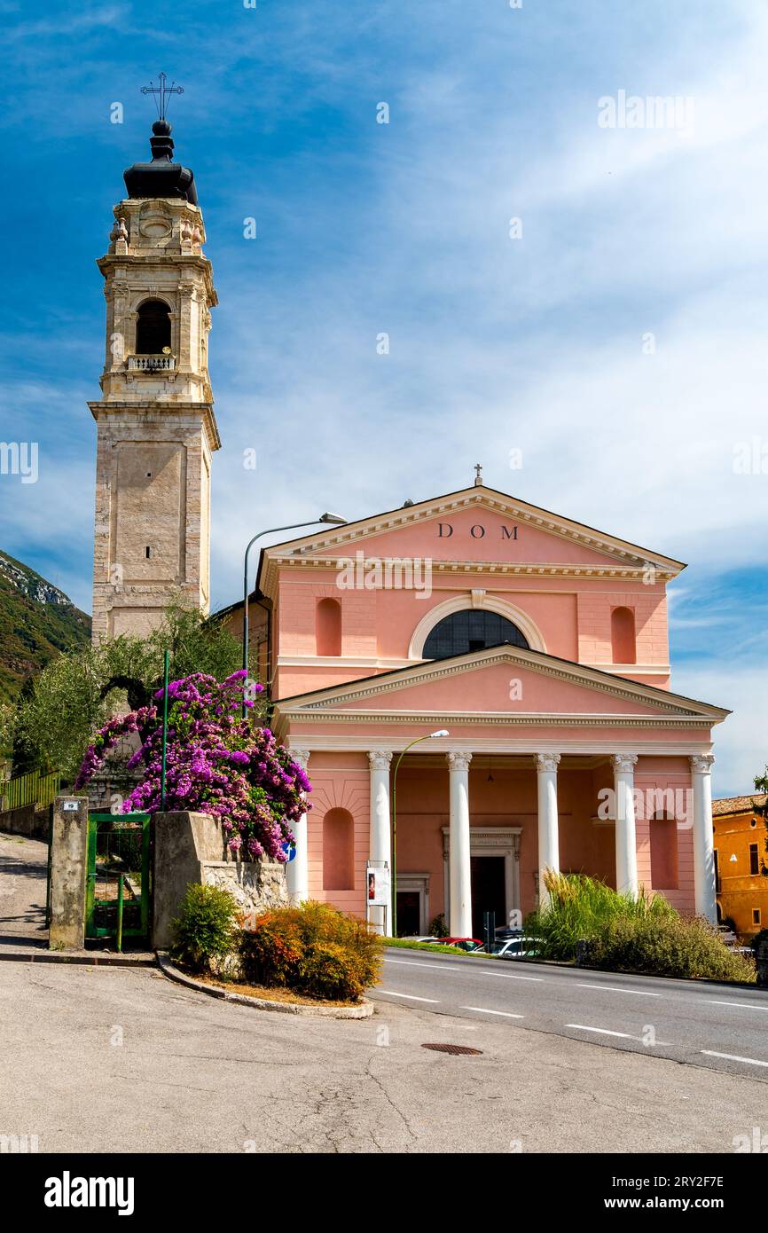 Retro parrocchiale hi-res stock photography and images - Alamy