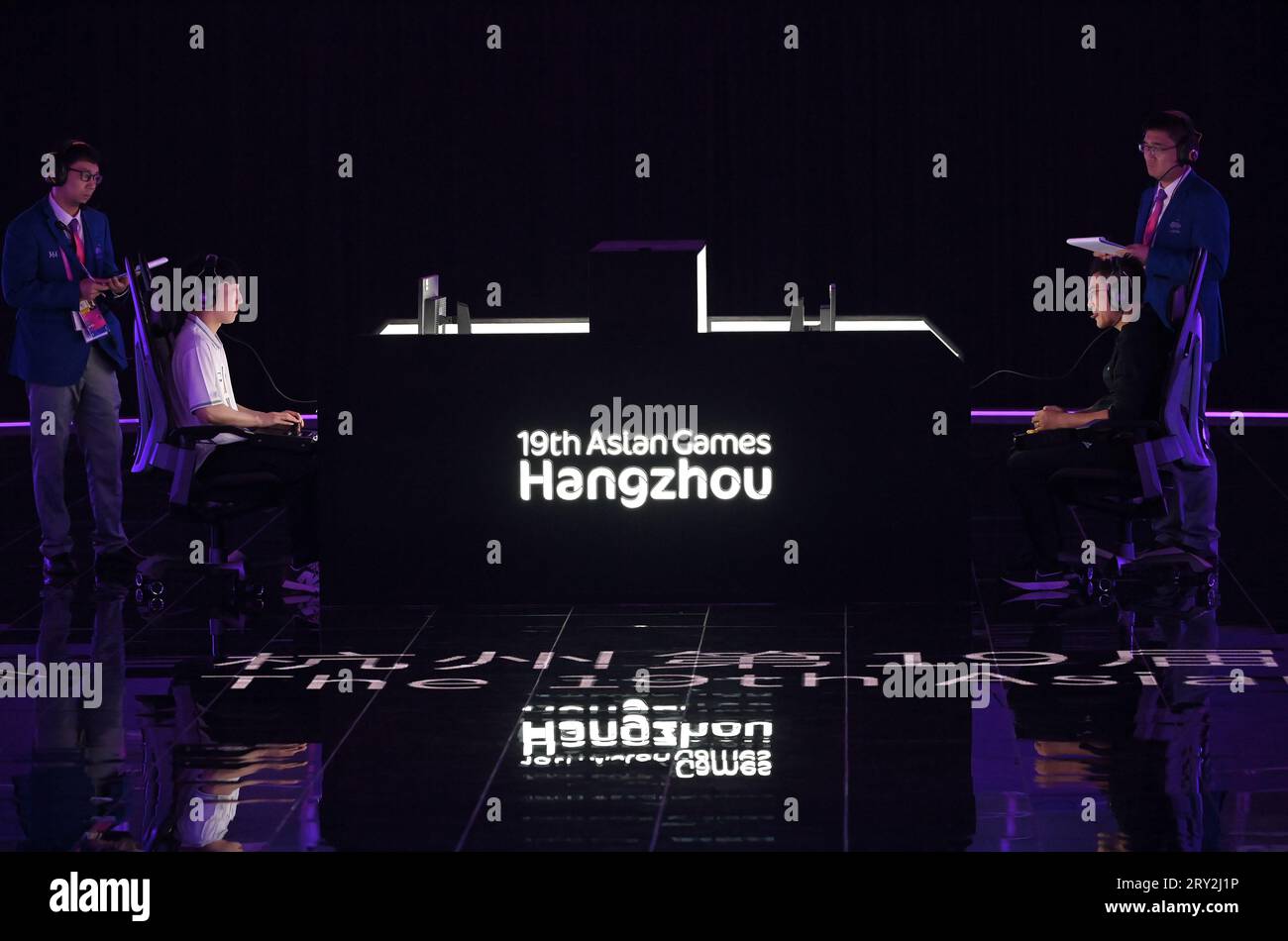 Hangzhou, China's Zhejiang Province. 28th Sep, 2023. Kim Gwanwoo (L) of ...