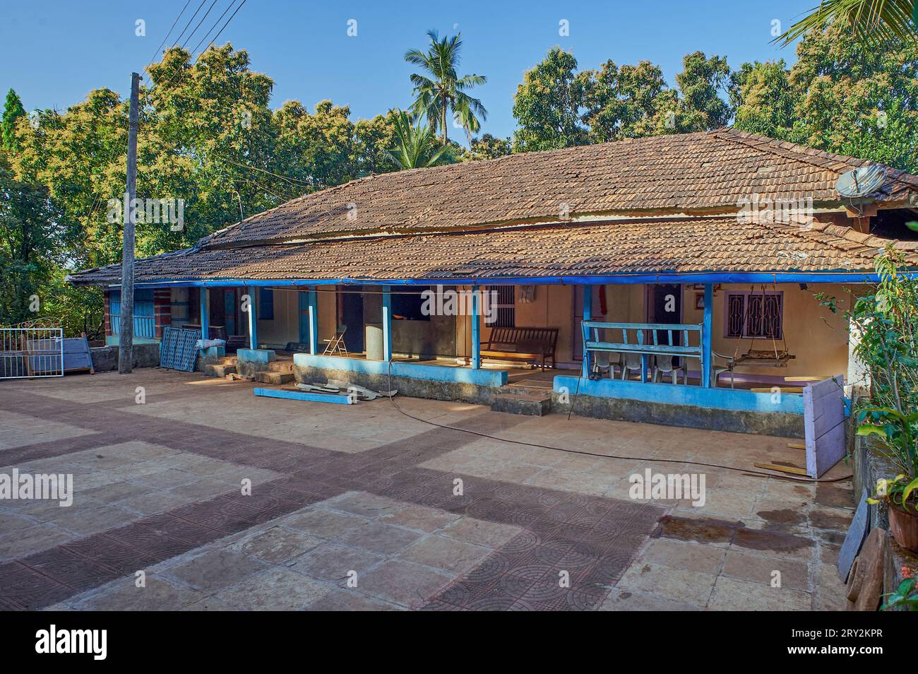 01 25 2011 Vintage Village Farmers House, Palavani, Mandangad ...