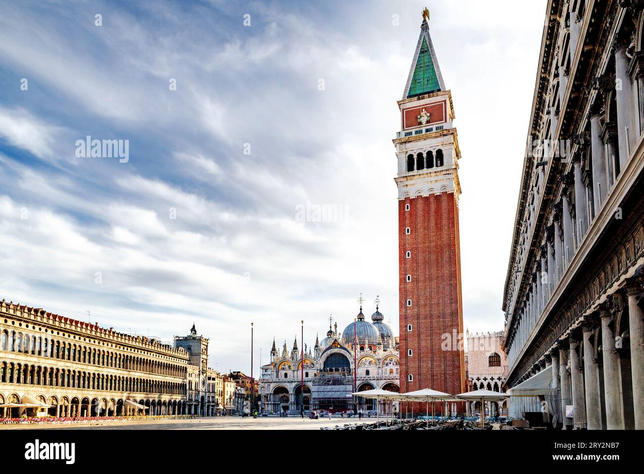 Piazzetta san marco doge`s hi-res stock photography and images - Alamy
