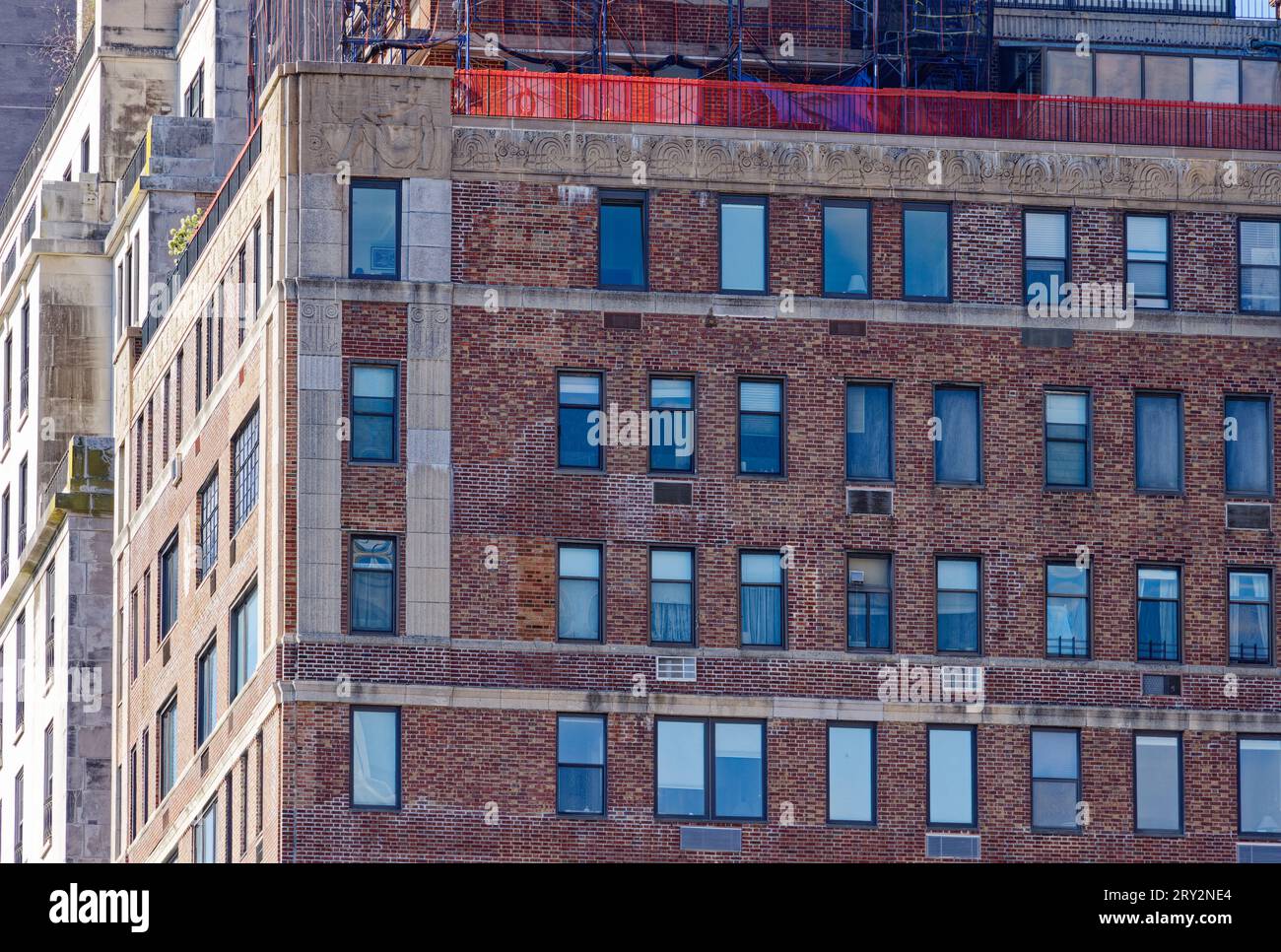 Emery Roth designed 130 East End Avenue in Yorkville, Manhattan with an ...