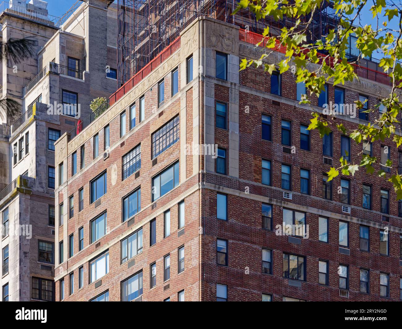 Emery Roth designed 130 East End Avenue in Yorkville, Manhattan with an ...