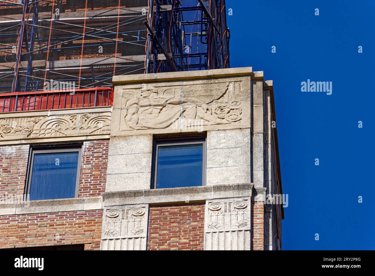 Emery Roth designed 130 East End Avenue in Yorkville, Manhattan with an ...