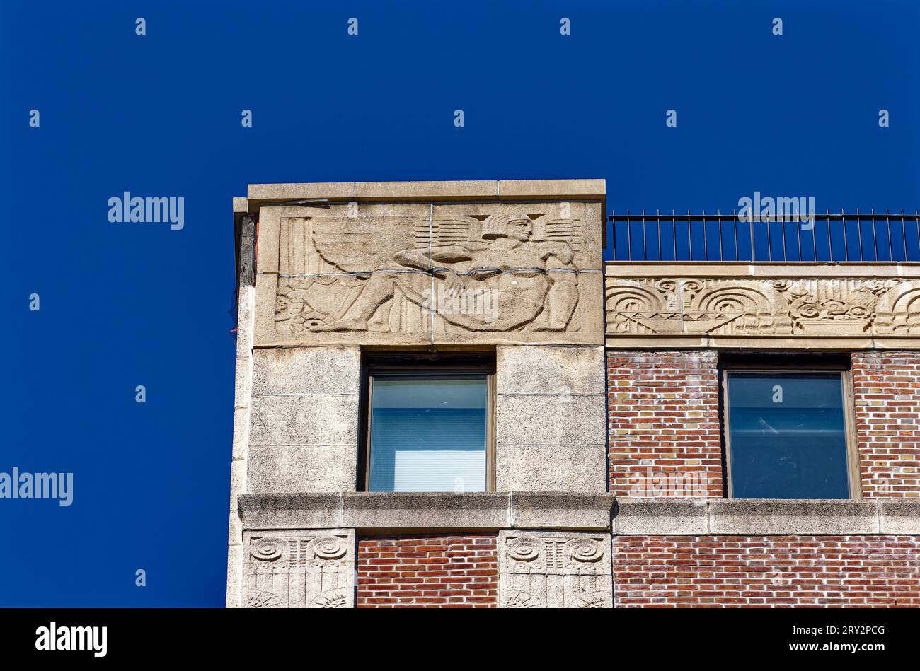 Emery Roth designed 130 East End Avenue in Yorkville, Manhattan with an ...