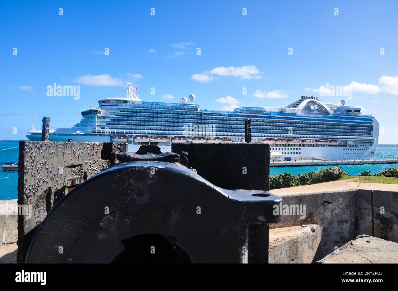 Bermuda fort hamilton hi-res stock photography and images - Alamy