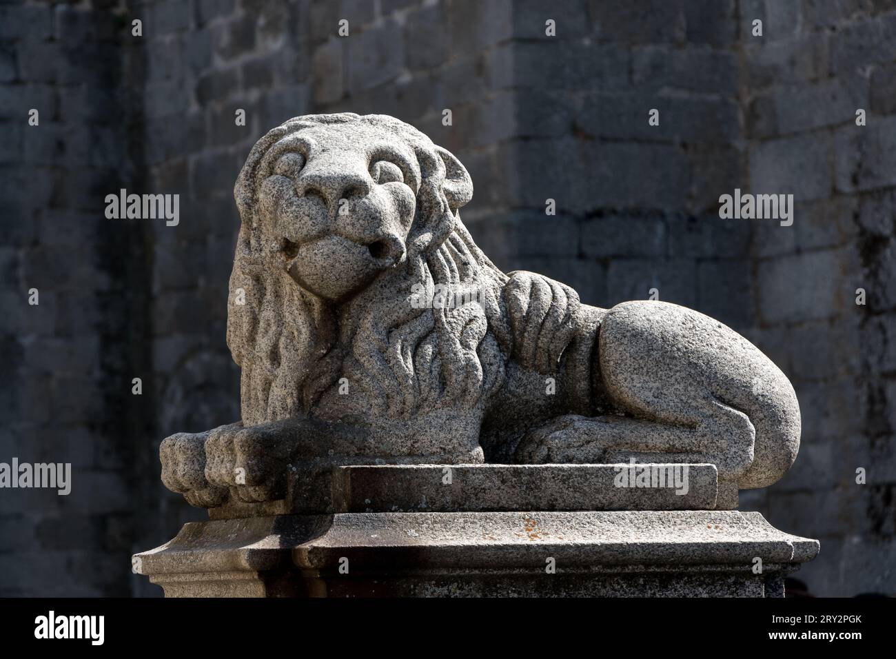 Statue lion in leon spain hi-res stock photography and images - Alamy