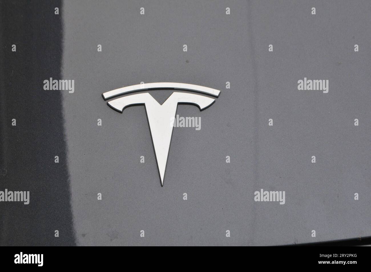 Clever charge point hi-res stock photography and images - Alamy