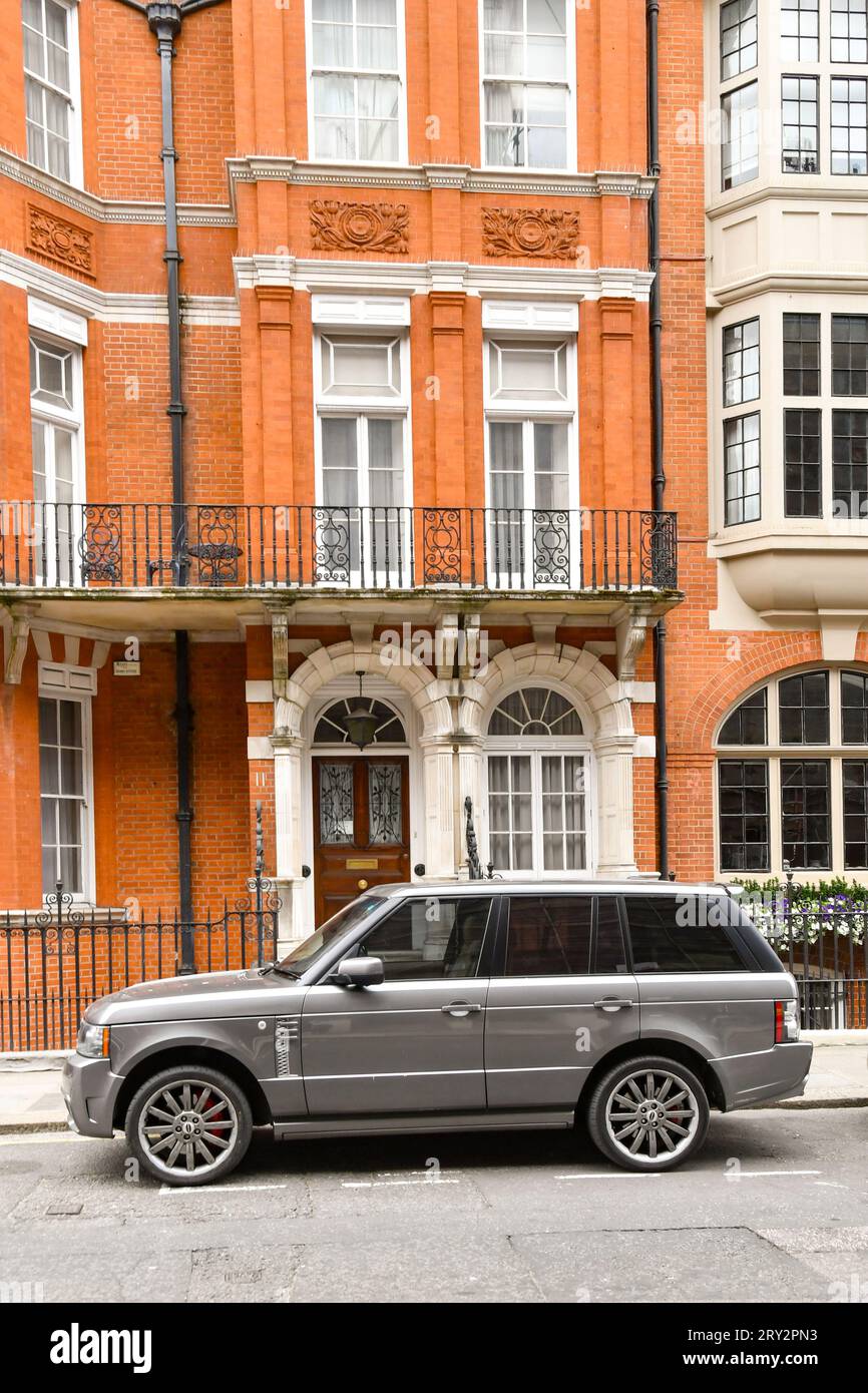 London, England, UK - 28 June 2023: Range Rover car parked outside ...