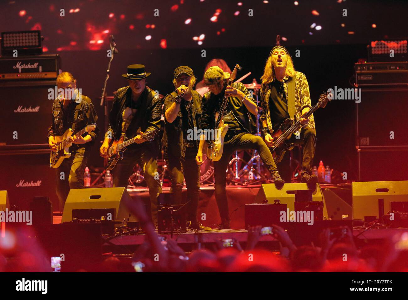 Krokus am Riverside Festival. Von links: Fernando von Arb, Mark Kohler ...