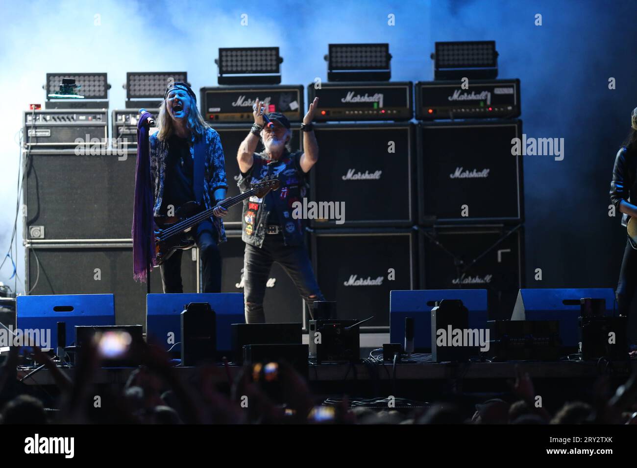 Chris von Rohr links, Marc Storace. Konzert der schweizerischen Hard ...