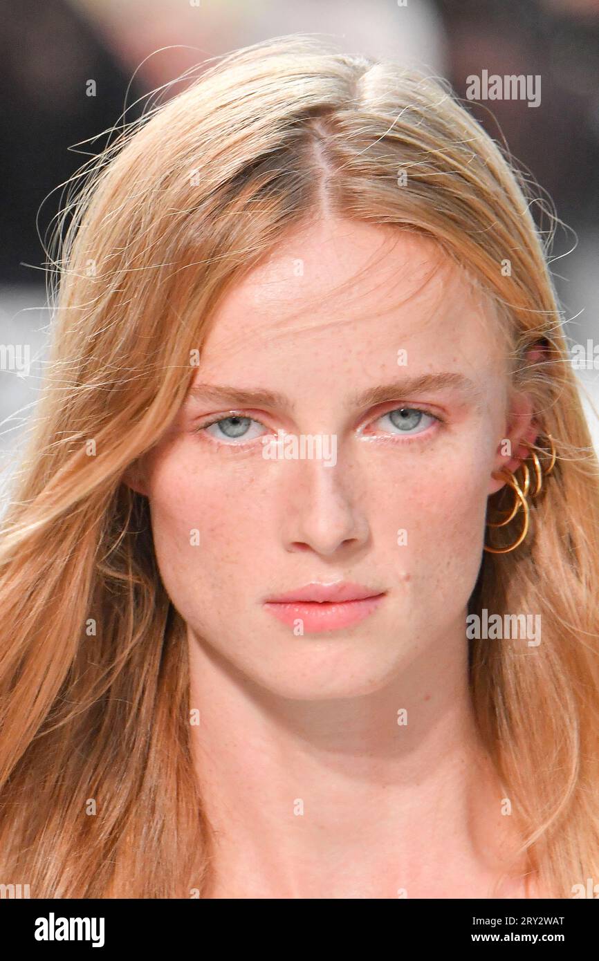 Paris, France. 28th Sep, 2023. Model Rianne Van Rompaey walks at the ...