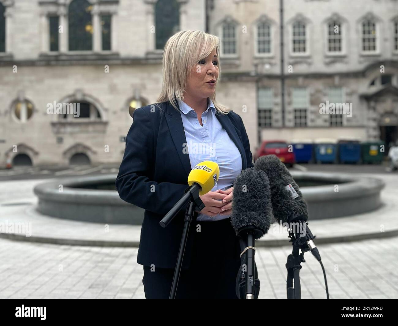 Dups blockade hi-res stock photography and images - Alamy