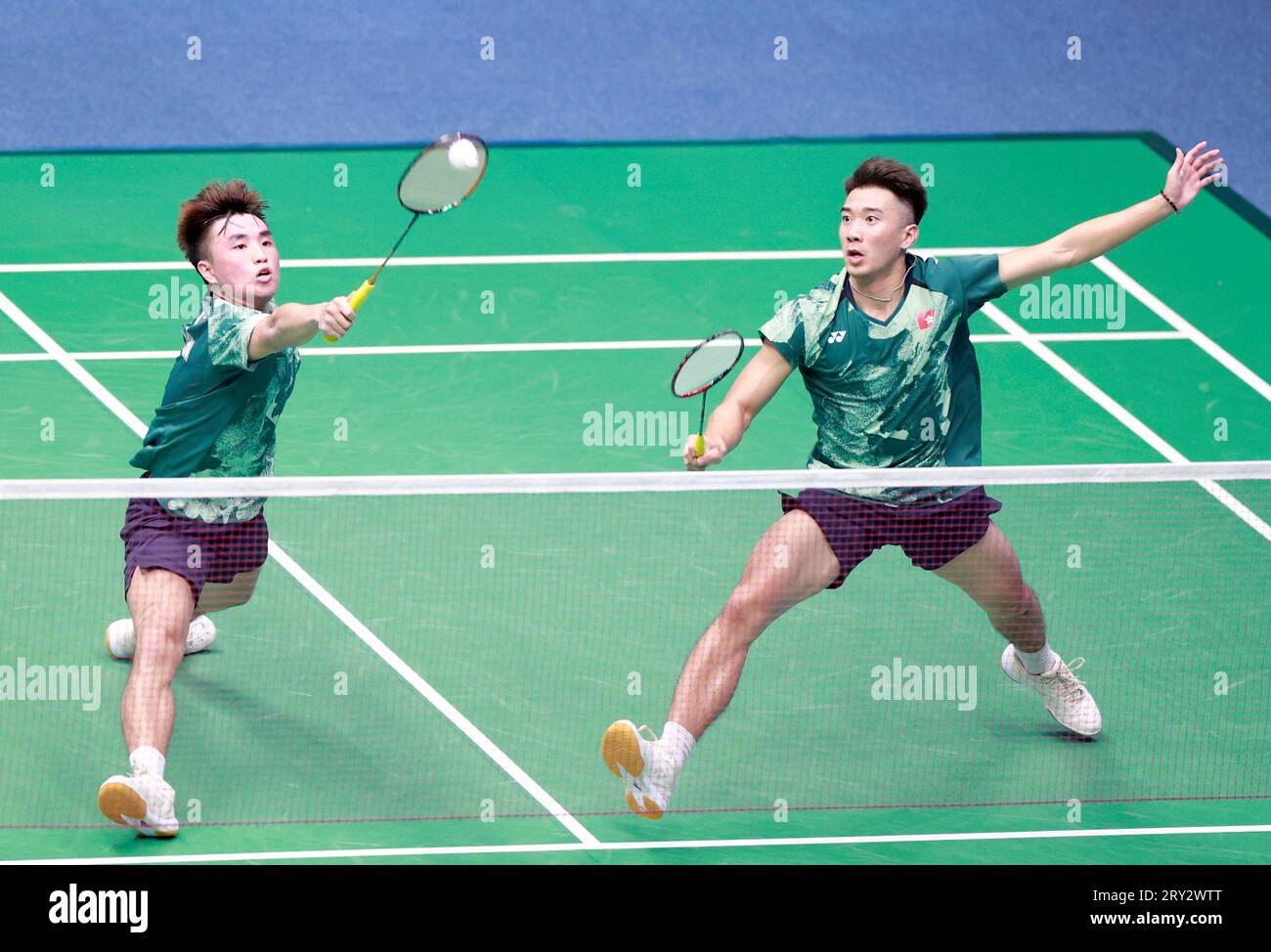 Hangzhou, China's Zhejiang Province. 28th Sep, 2023. Lui Chun Wai (L ...