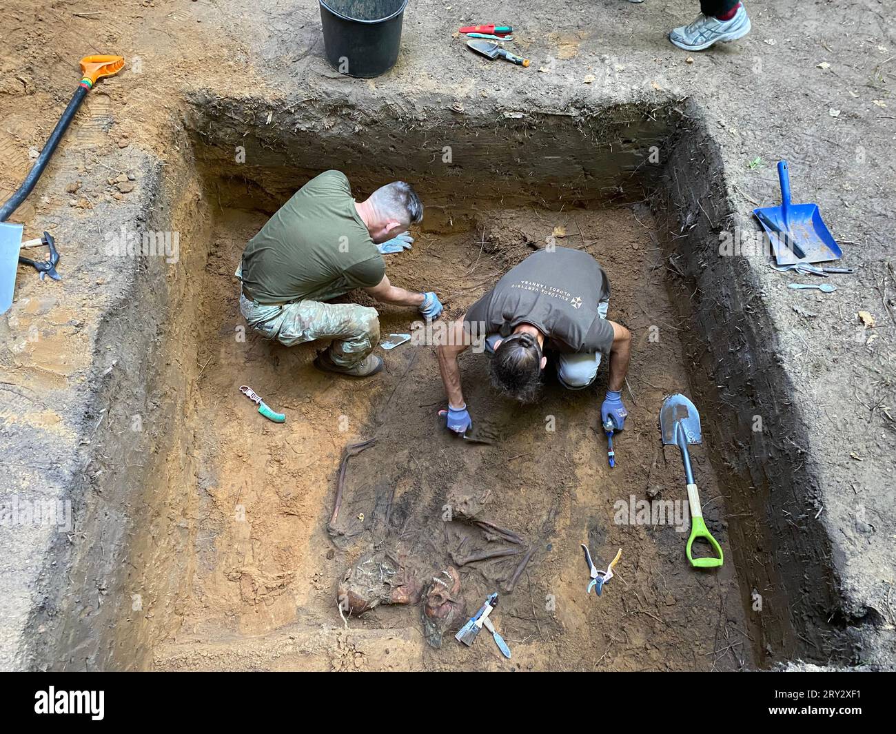 Kelme, Lithuania. 28th Sep, 2023. A Lithuanian excavation team works to ...