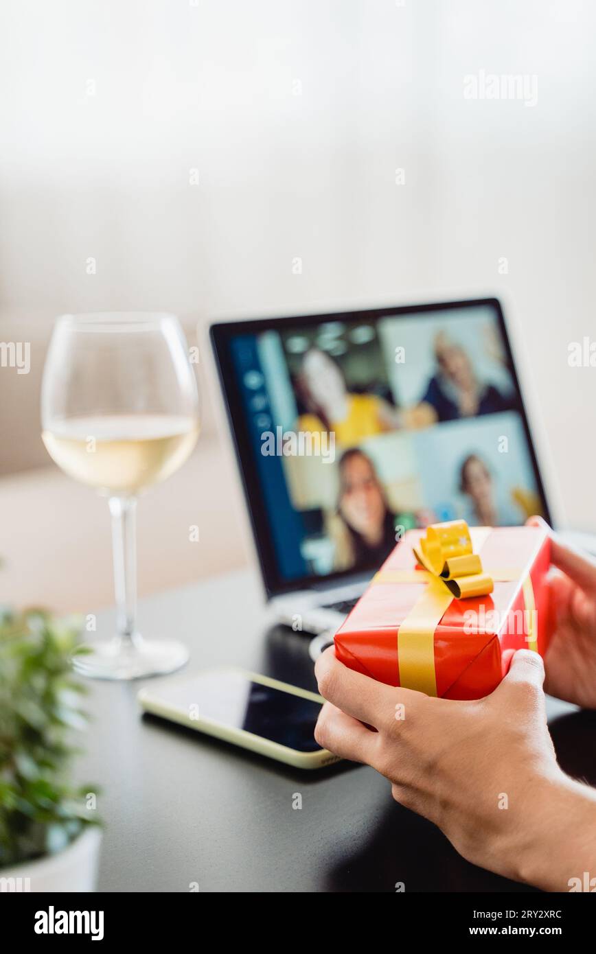 Family and friends party hi-res stock photography and images - Alamy