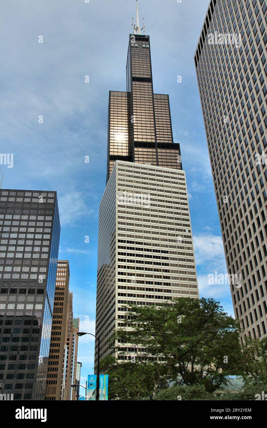 CHICAGO, USA - JUNE 26, 2013: Willis Tower (formerly Sears Tower ...