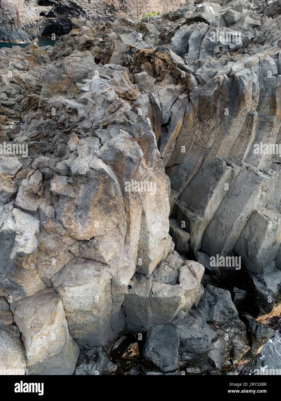 Grey cliff hi-res stock photography and images - Alamy