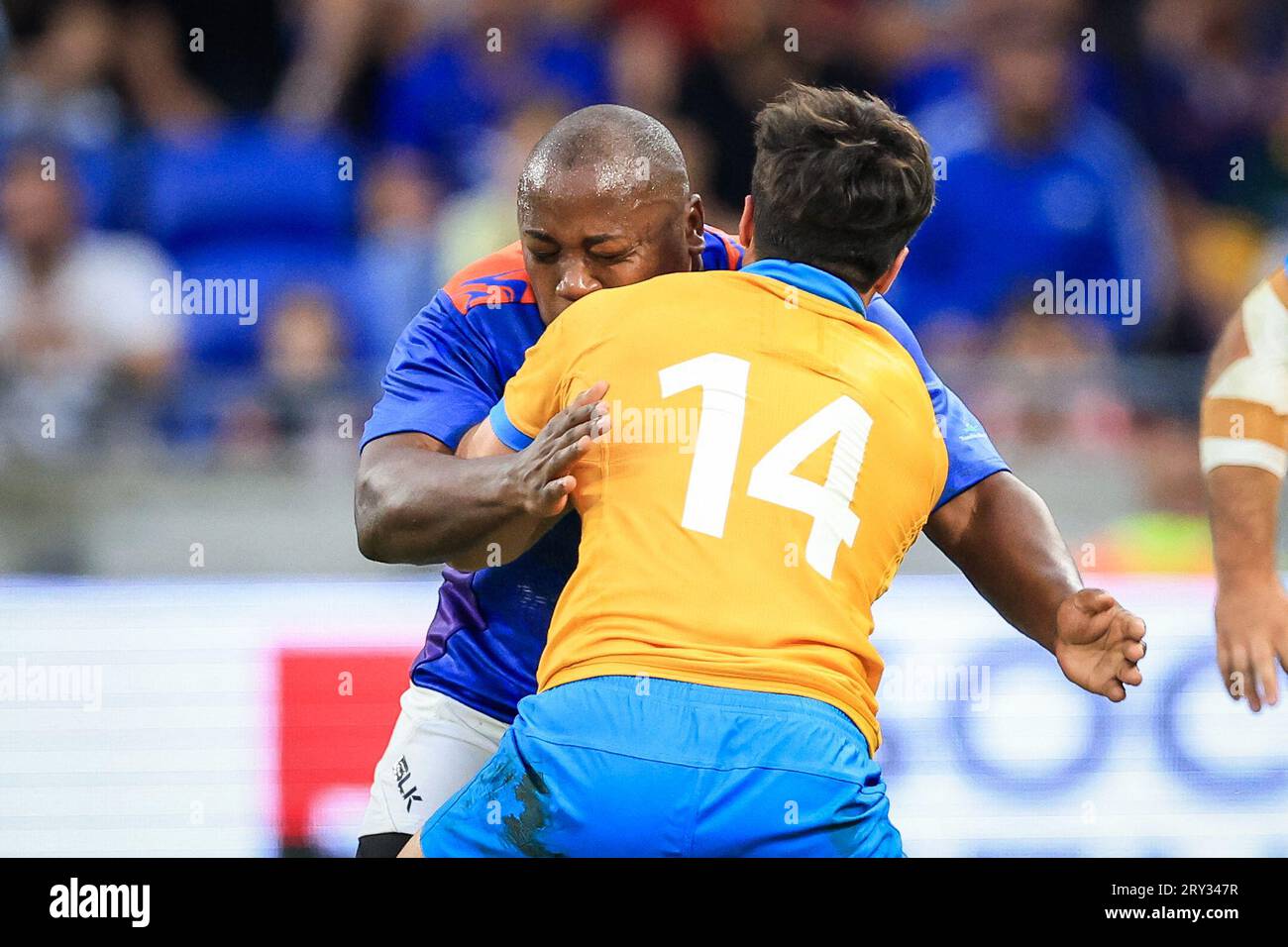 Dangerous rugby tackle hi-res stock photography and images - Alamy