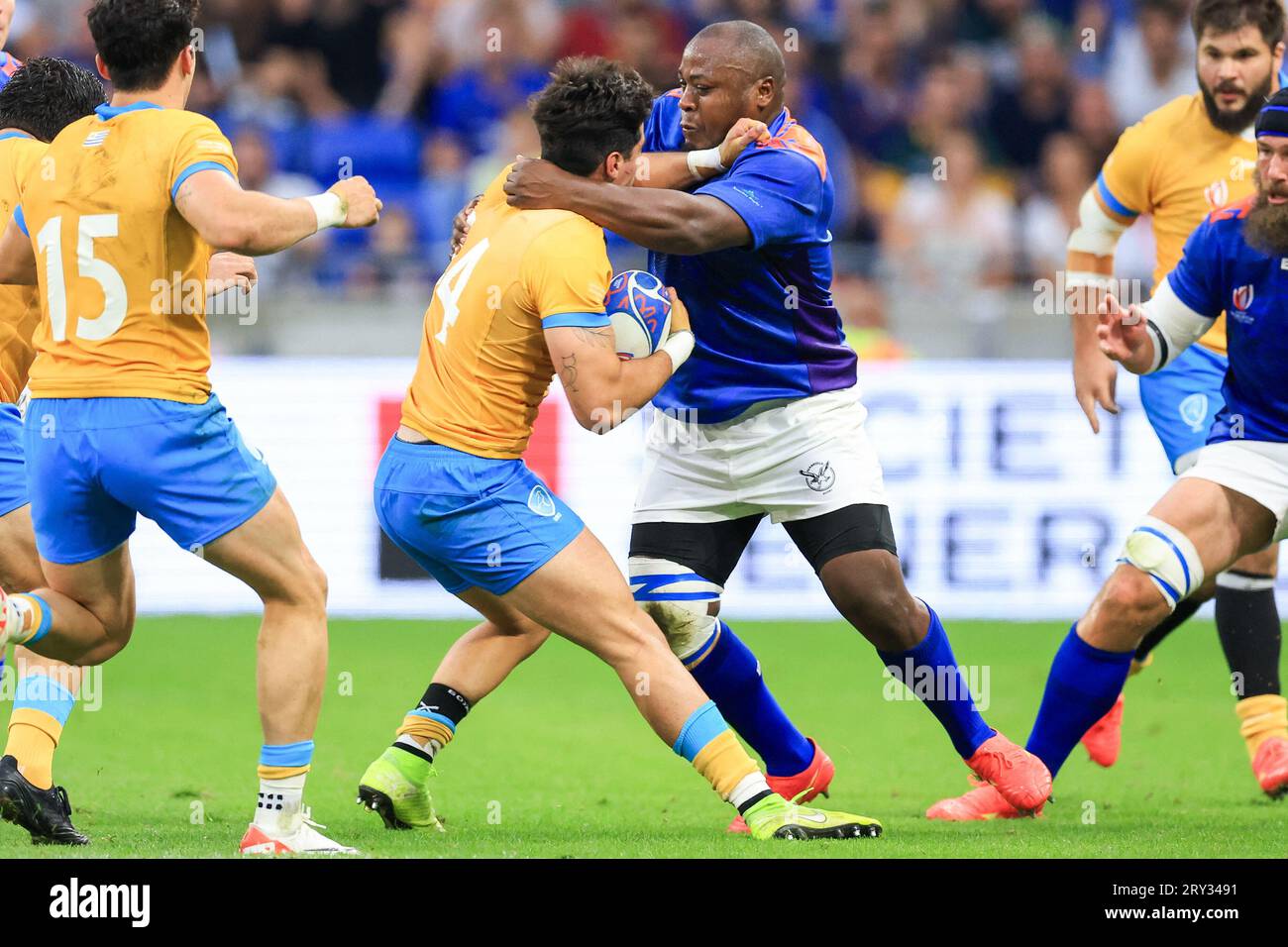 Dangerous rugby tackle hi-res stock photography and images - Alamy