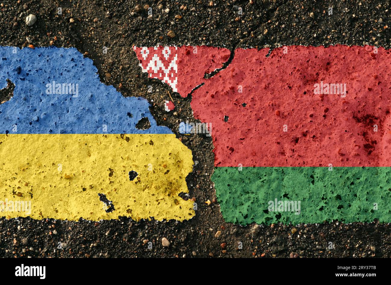 On the pavement there are images of the flags of Ukraine and Belarus ...