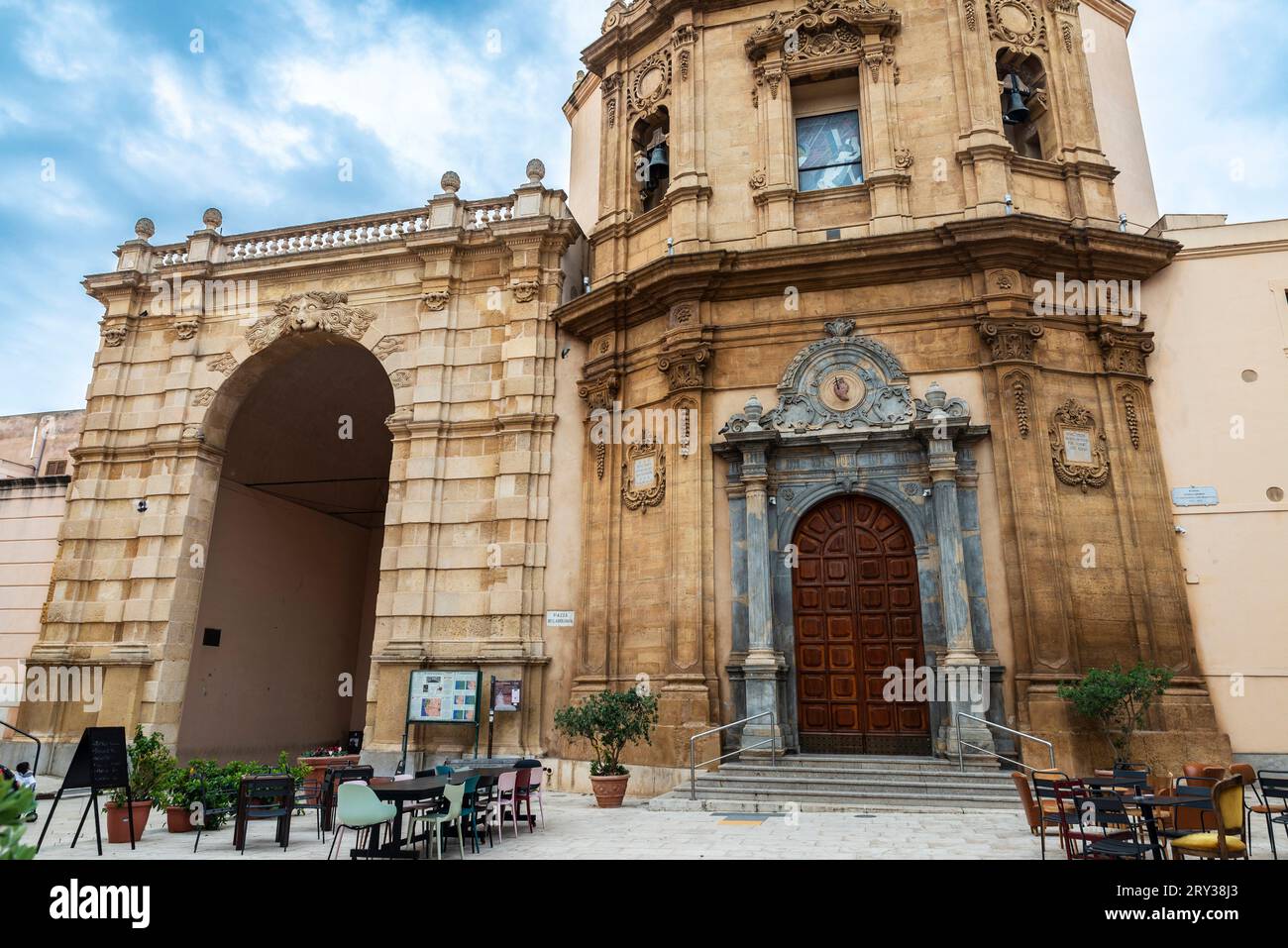 Porta garibaldi gate hi-res stock photography and images - Alamy