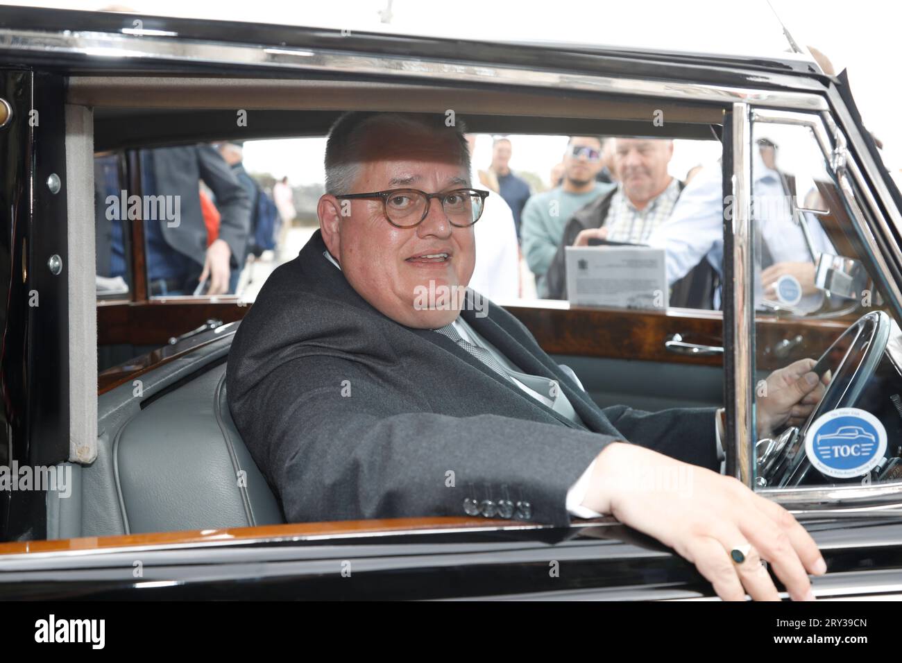 Stephan Seeger bei der Ankunft zur Trauung von Maria Teresita ...